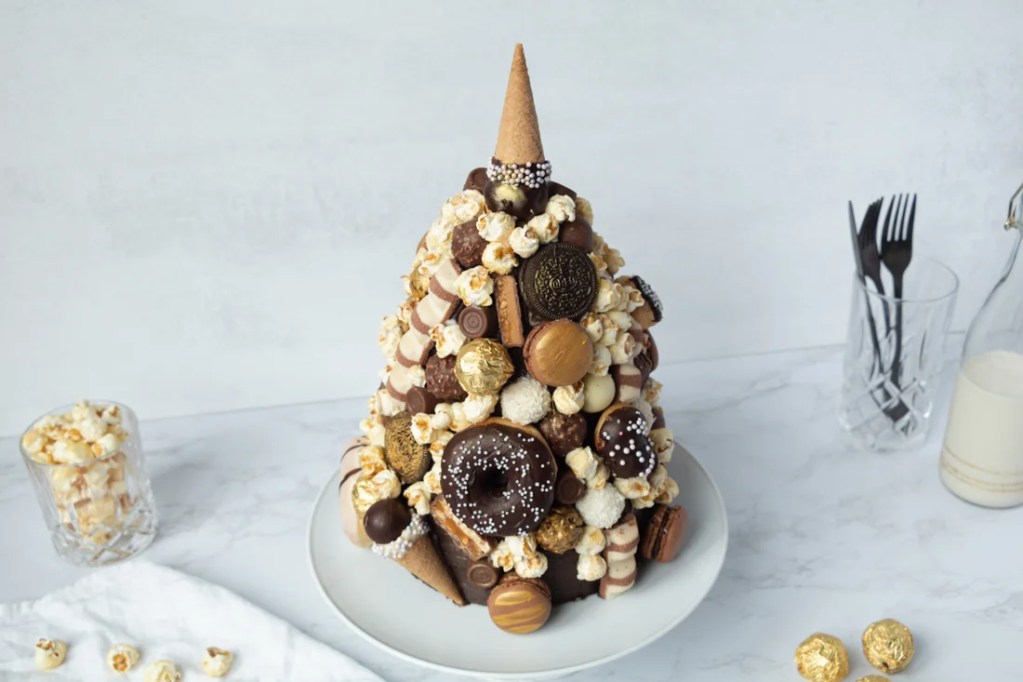 Candy Cake - Best Croquembouche Recipe - coucoucake