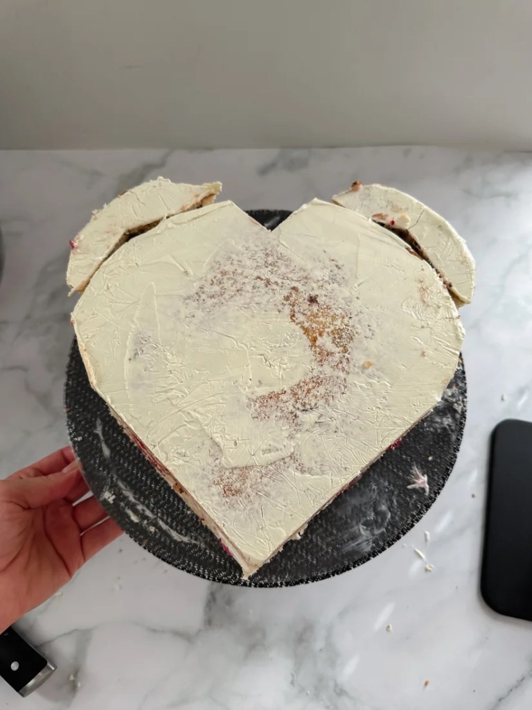 Heart Cake without Pan - Yogurette Cake - coucoucake